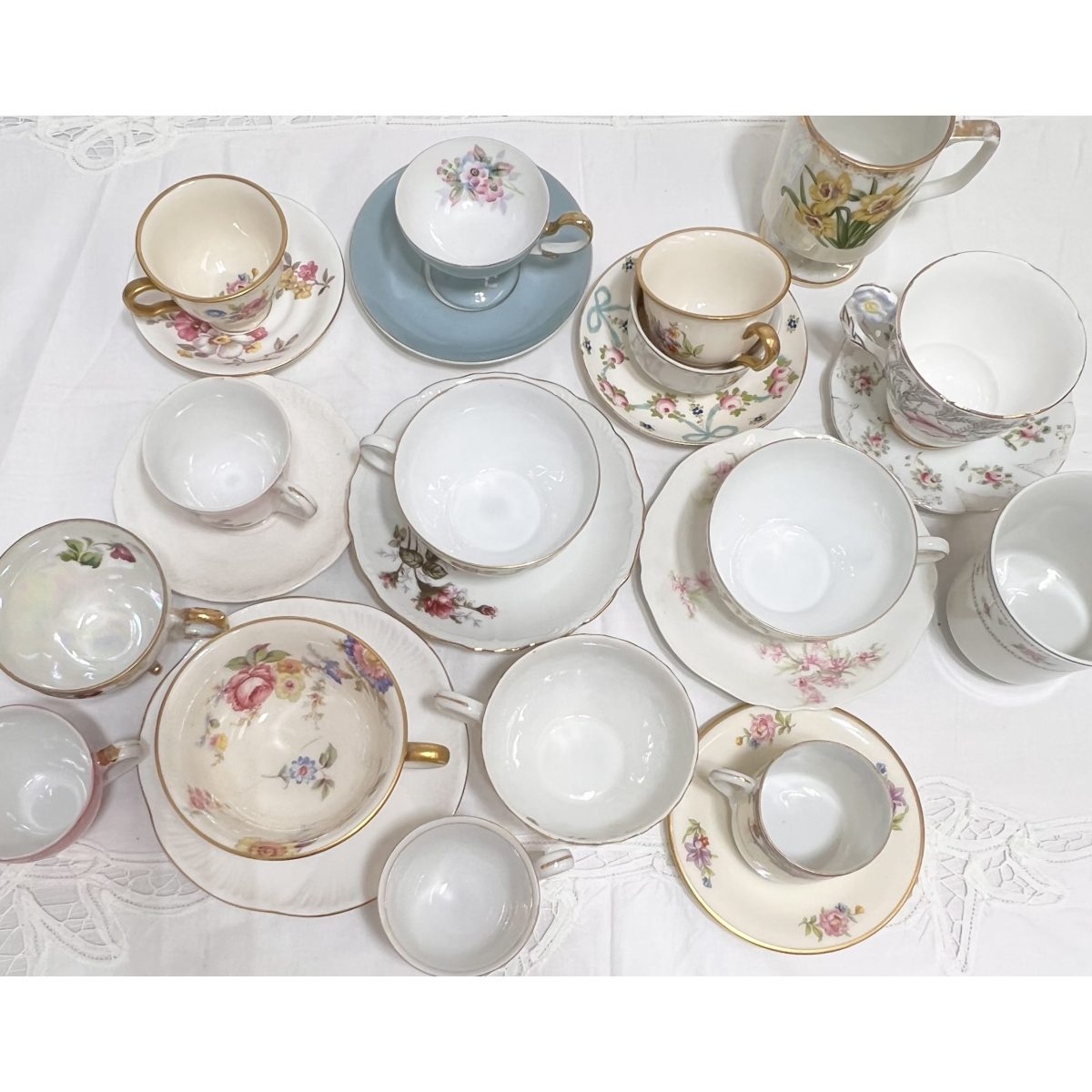 Assorted Tea Cups - The Vintage Vault